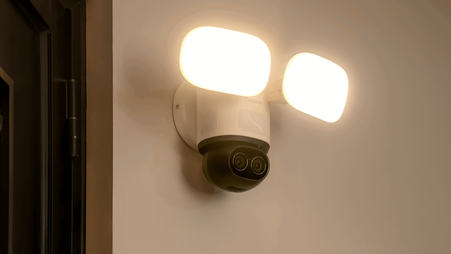 Track, Detect, Illuminate: Reolink’s New AI-Powered Floodlight Camera ...