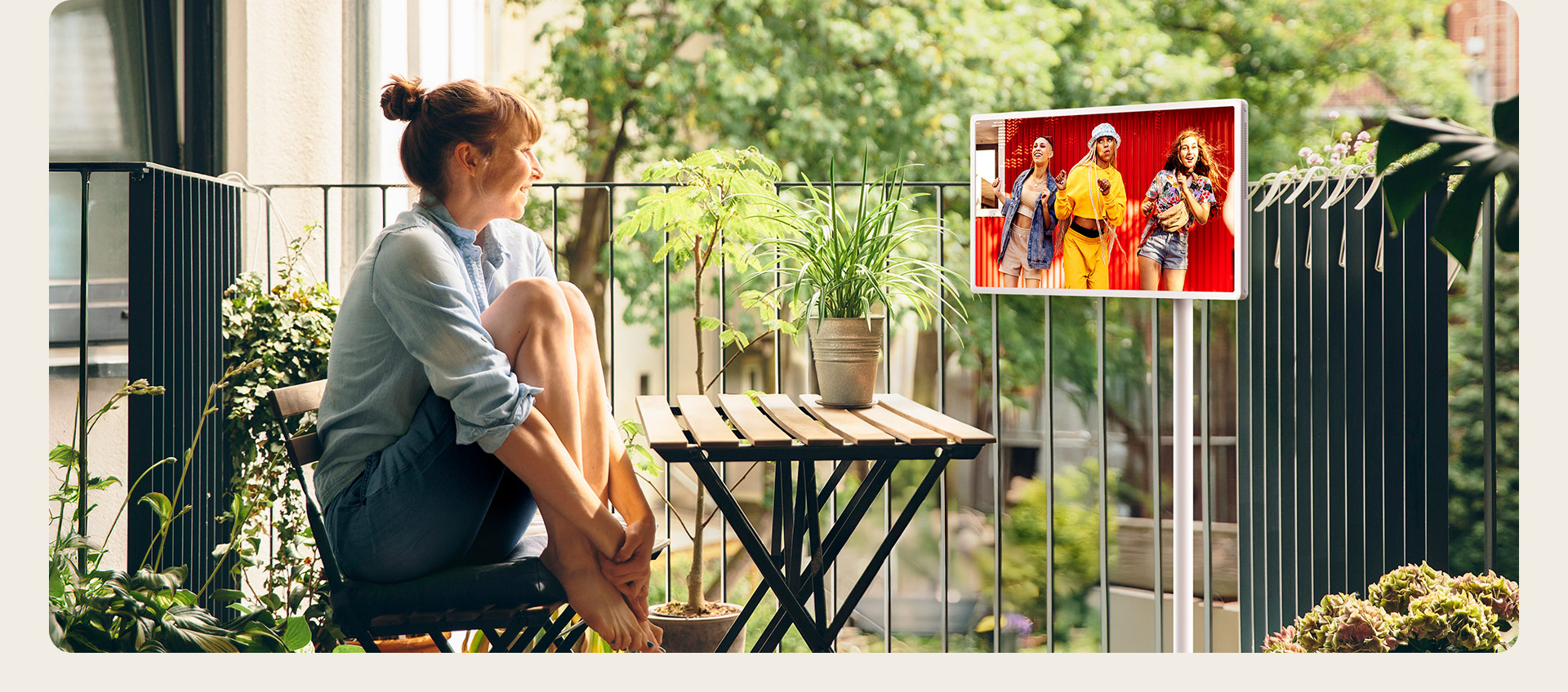 Freedom to Move: LG StanbyME 2 Changes How You Watch #LGCanada - New Gizmo